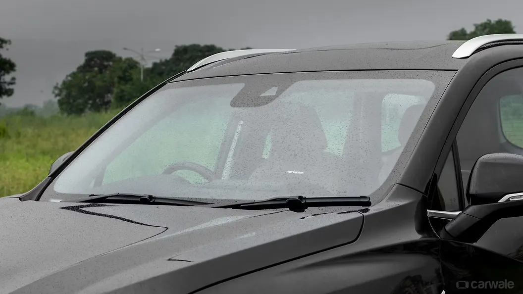 Gloster Front Windshield/Windscreen Image, Gloster Photos in India ...