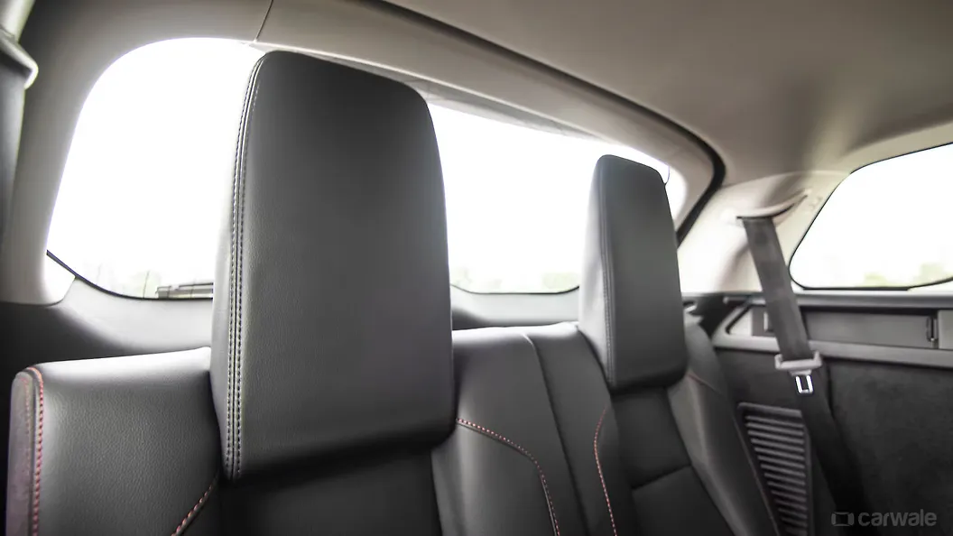 Discovery Sport Third Row Seats Image, Discovery Sport Photos in India ...