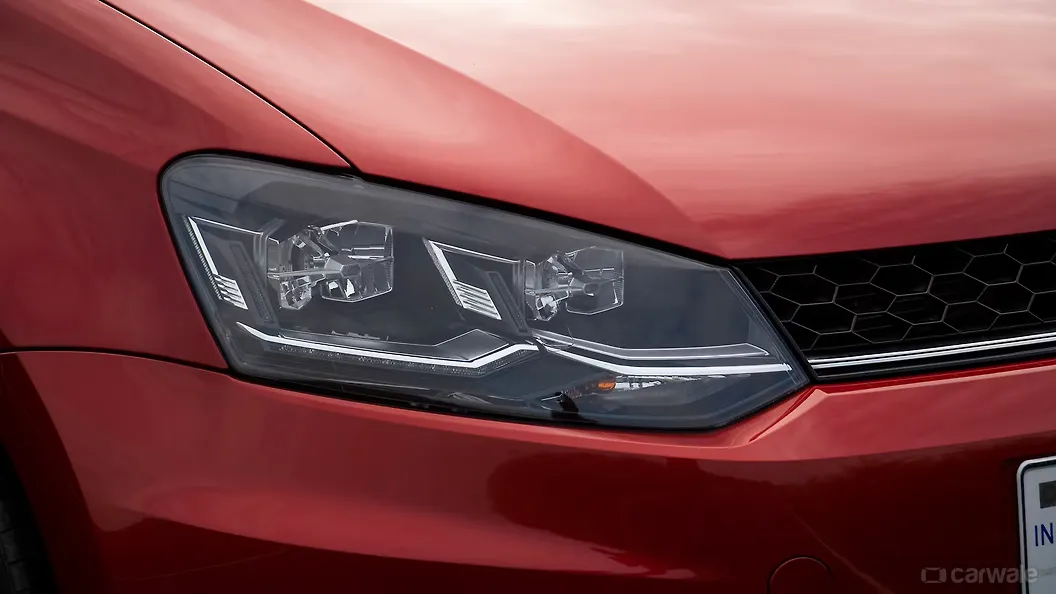 Vento Headlight Image, Vento Photos in India - CarWale