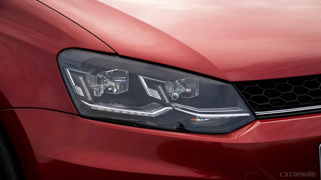 Vento Headlight Image, Vento Photos in India - CarWale