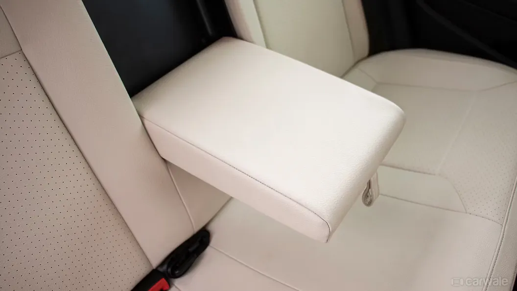 Vento Rear Row Centre Arm Rest Image, Vento Photos in India - CarWale