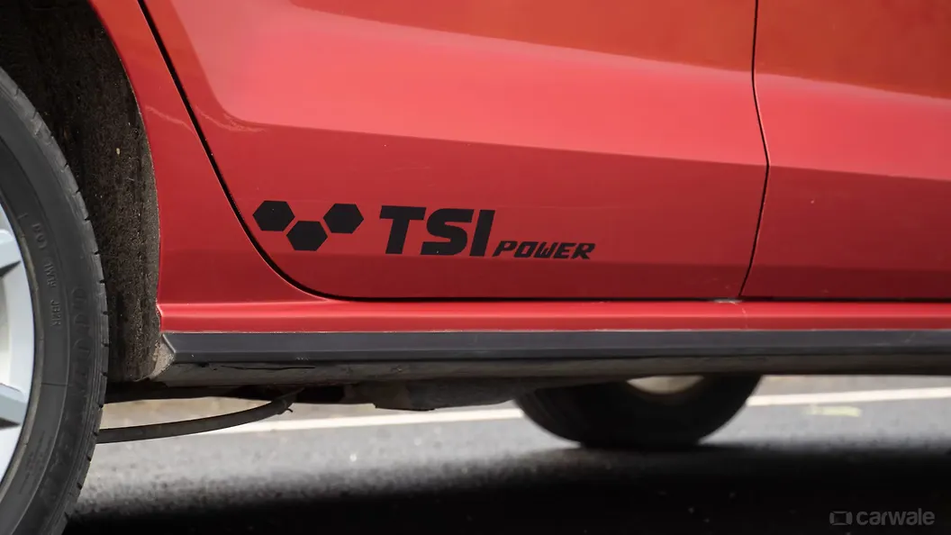 Vento Side Badge Image, Vento Photos in India - CarWale