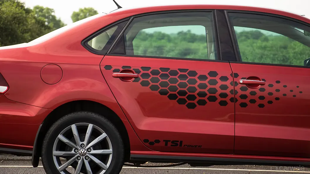 Vento Side Badge Image, Vento Photos in India - CarWale