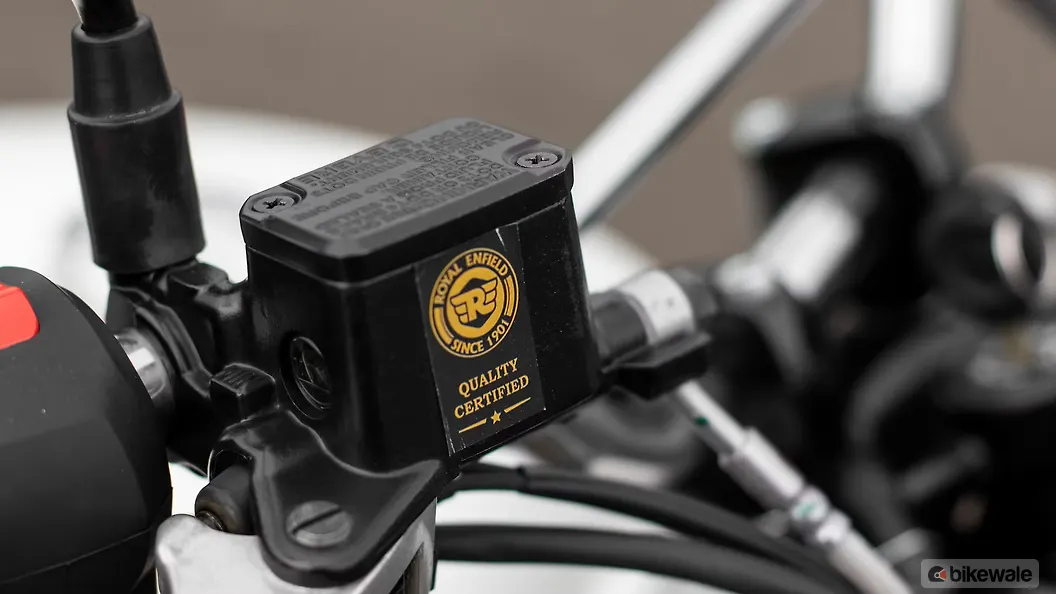 Royal Enfield Interceptor 650 Front Brake Fluid Reservoir Image – BikeWale