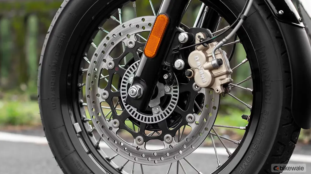 Royal Enfield Interceptor 650 Front Tyre Image – BikeWale