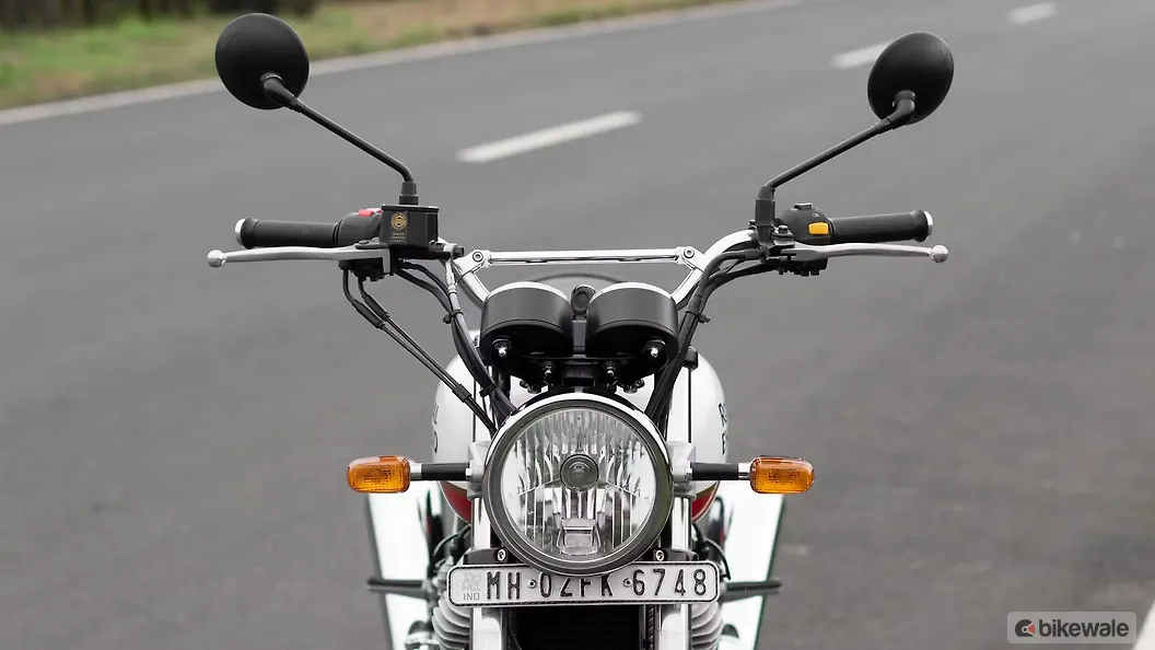 Royal Enfield Interceptor 650 Head Light Image – BikeWale