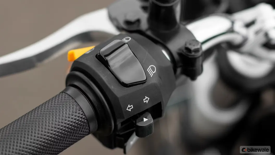 Royal Enfield Interceptor 650 Handle Bar Image – BikeWale