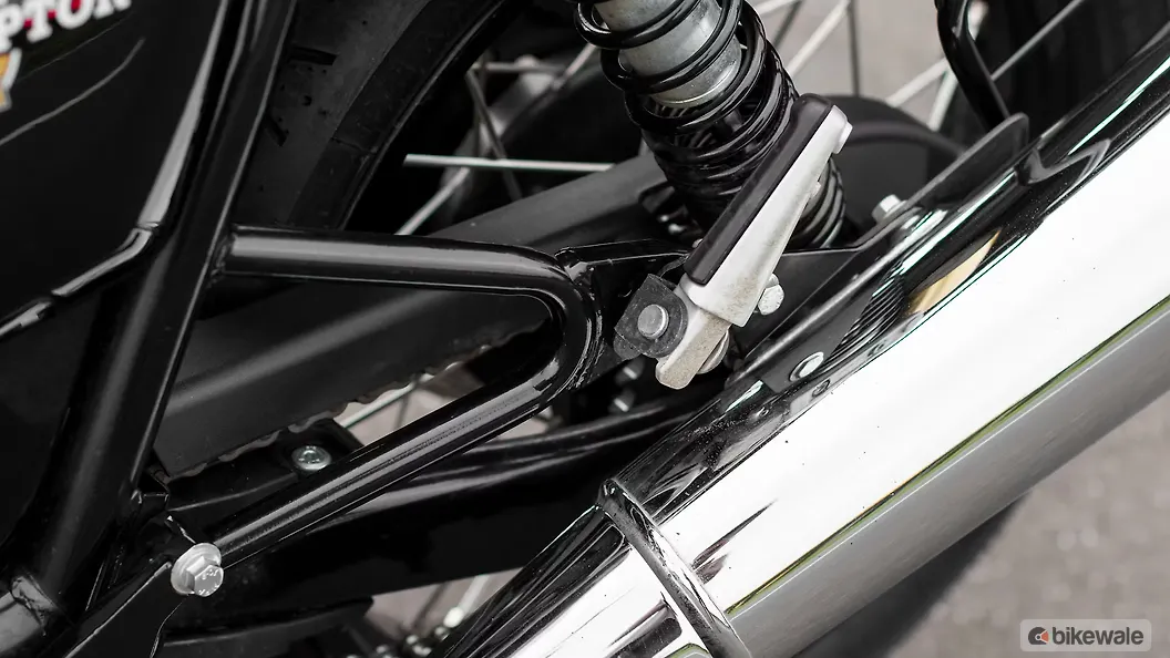 Royal Enfield Interceptor 650 Pillion Footrest Image – BikeWale