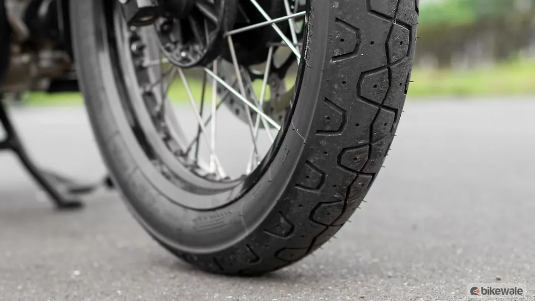 Royal Enfield Interceptor 650 Rear Tyre Image – BikeWale