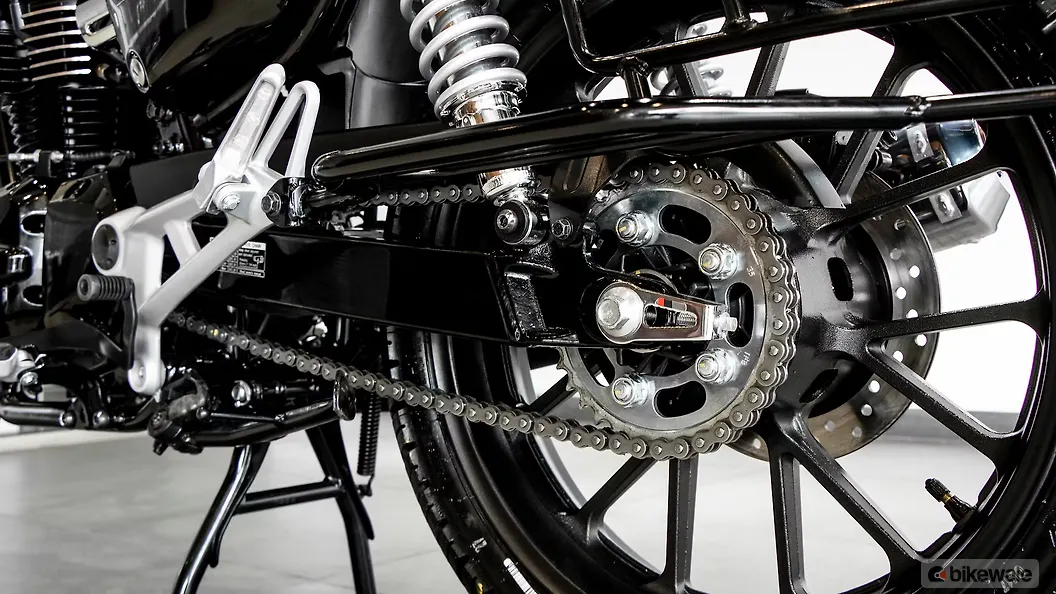 Honda Hness CB350 [2020-2022] Grab Rail Image – BikeWale