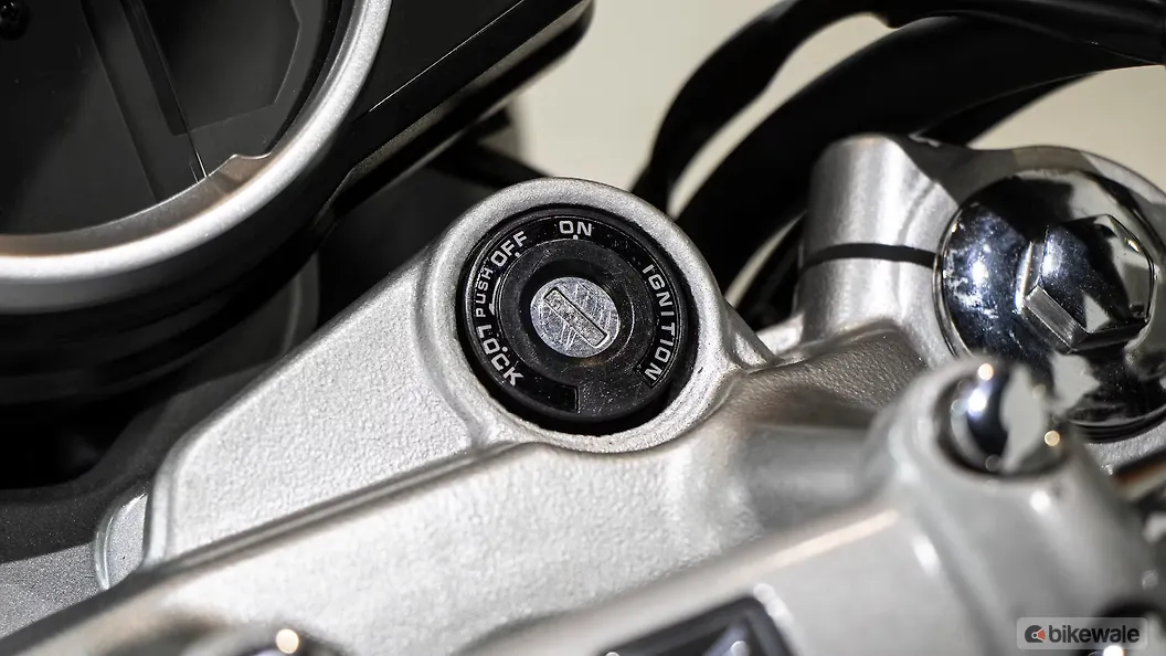 Honda Hness CB350 [2020-2022] Right Side View Image – BikeWale