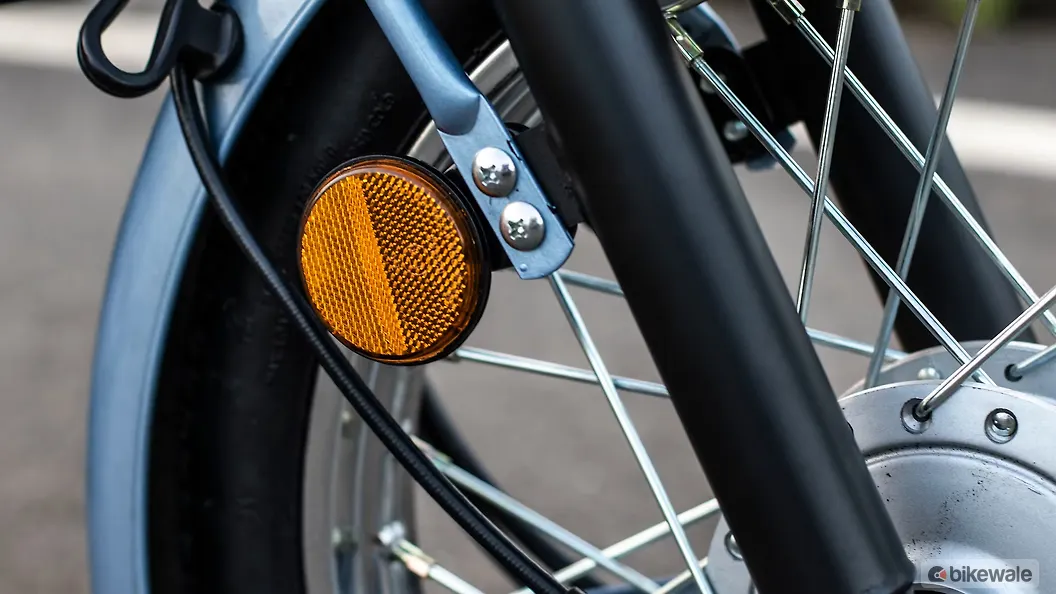 TVS XL 100 Comfort Rear Reflex Reflector Image – BikeWale