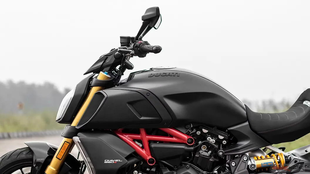 Ducati Diavel 1260 Engine From Right Image – BikeWale