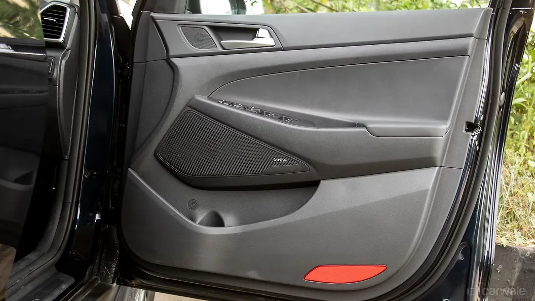 Tucson Rear Door Pad Image, Tucson Photos in India - CarWale