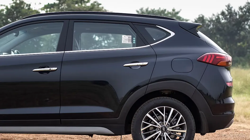 Tucson Rear Quarter Glass Image, Tucson Photos in India - CarWale