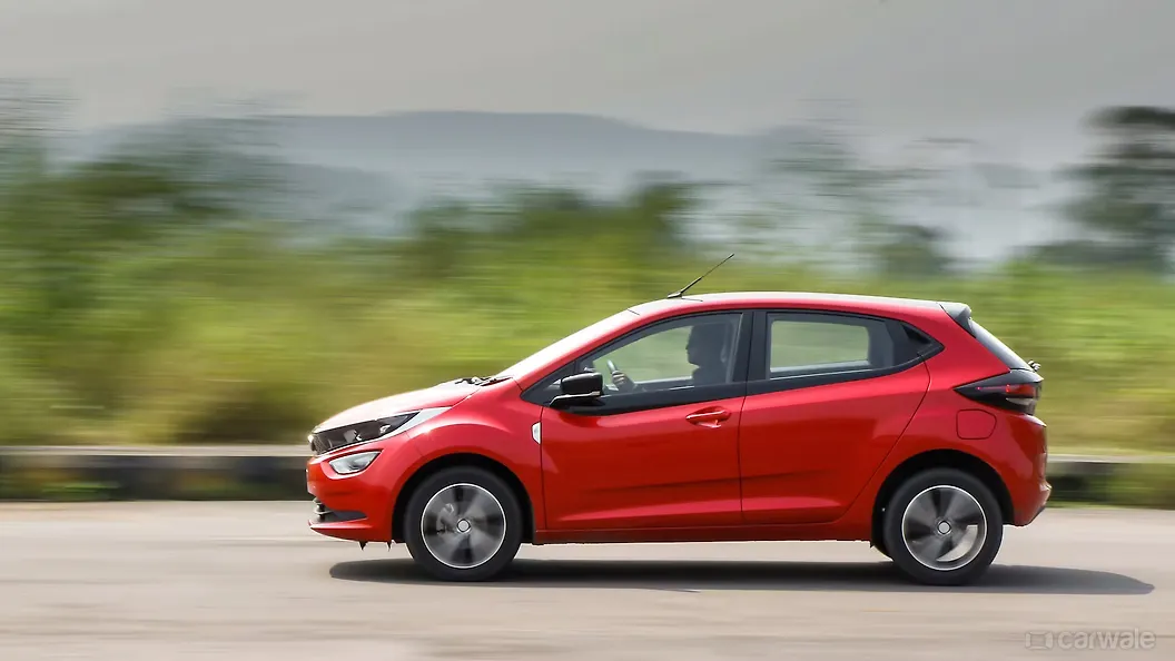 Altroz Right Side View Image, Altroz Photos in India - CarWale