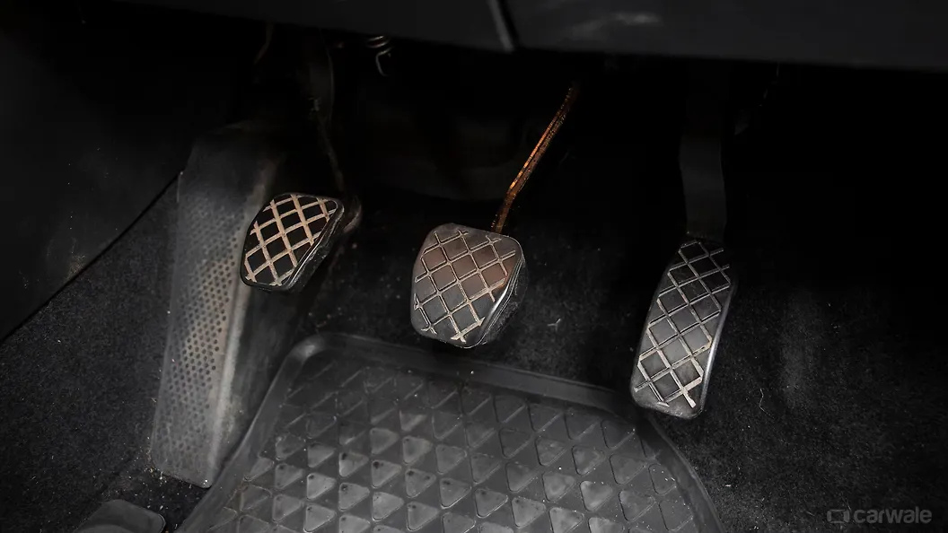 Polo Pedals/Foot Controls Image, Polo Photos in India - CarWale