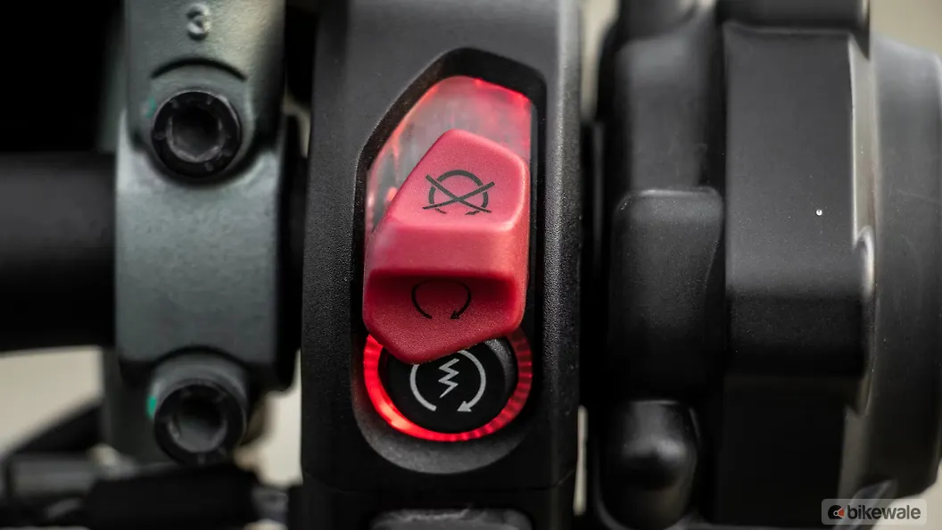 Ducati Diavel 1260 High Beam Low Beam Switch Image – BikeWale