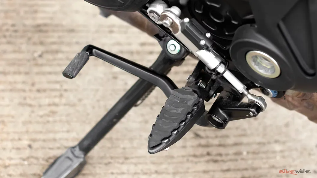 Ducati Diavel 1260 Rider Footpeg Image – BikeWale