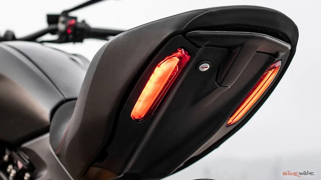 Ducati Diavel 1260 Tail Light Image – BikeWale