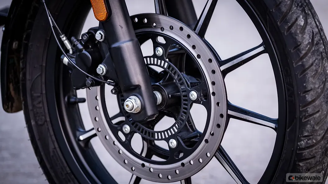 Royal Enfield Meteor 350 [2024] Front Disc Brake Caliper Image – BikeWale