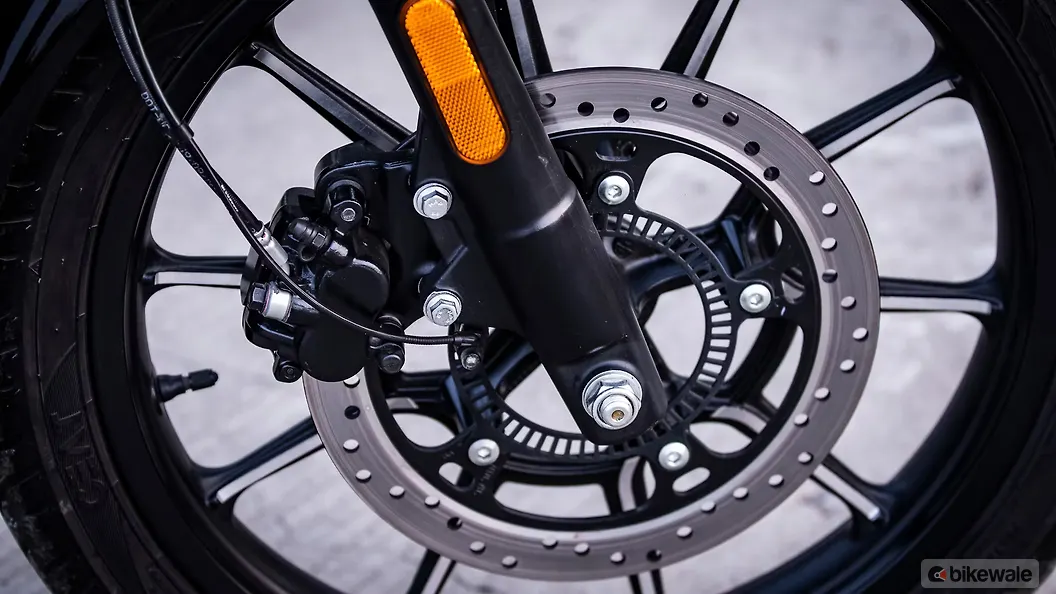 Royal Enfield Meteor 350 [2024] Front Disc Brake Caliper Image – BikeWale