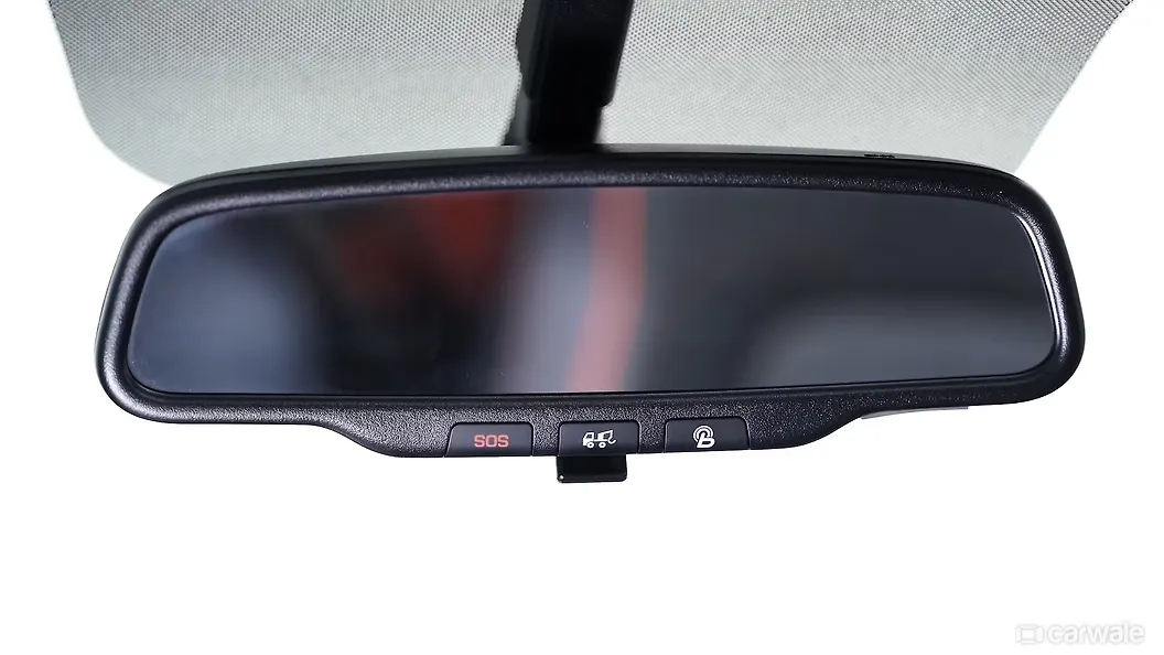 i20 Inner Rear View Mirror Image, i20 Photos in India - CarWale