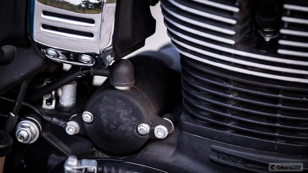 Royal Enfield Meteor 350 Turn Indicators Switch Image – BikeWale