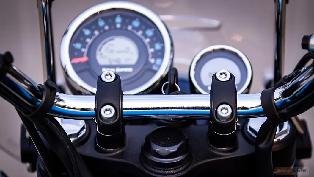 Royal Enfield Meteor 350 Branding/Fuel Tank Decal Image – BikeWale