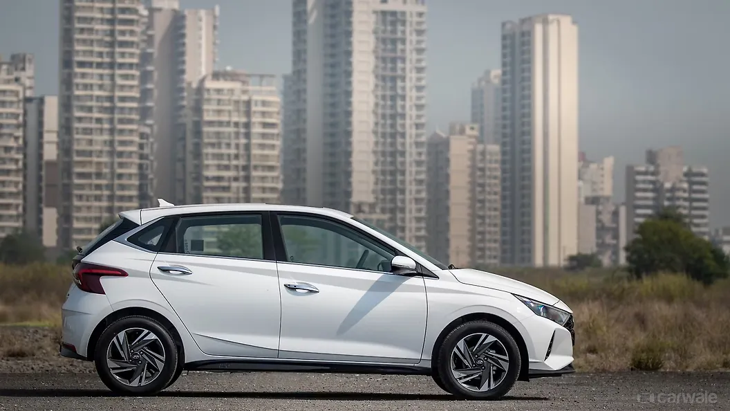 i20 Left Side View Image, i20 Photos in India - CarWale