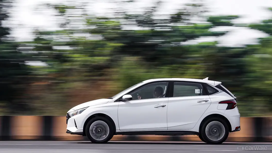 i20 Right Side View Image, i20 Photos in India - CarWale