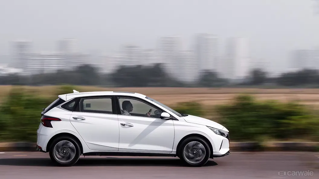 i20 Right Side View Image, i20 Photos in India - CarWale