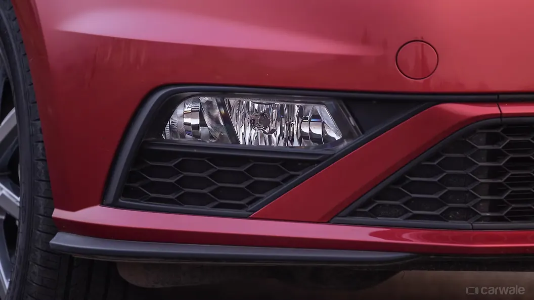 Vento Front Fog Lamp Image, Vento Photos in India - CarWale