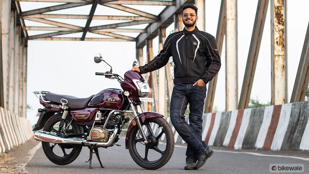 TVS Radeon Front View Image – BikeWale