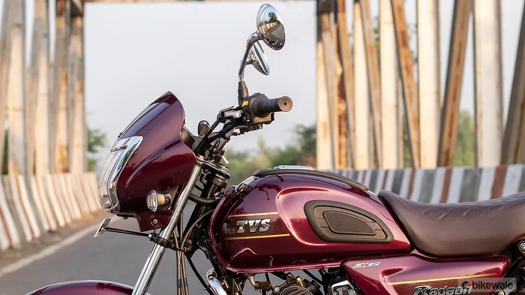 TVS Radeon Fuel Tank Image – BikeWale