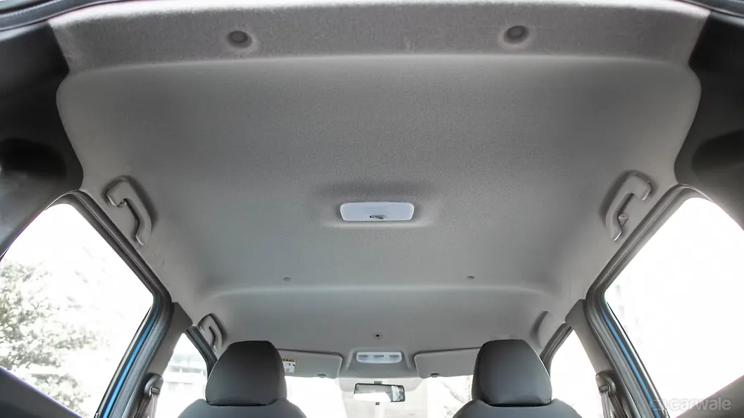 Magnite Car Roof Image, Magnite Photos in India - CarWale