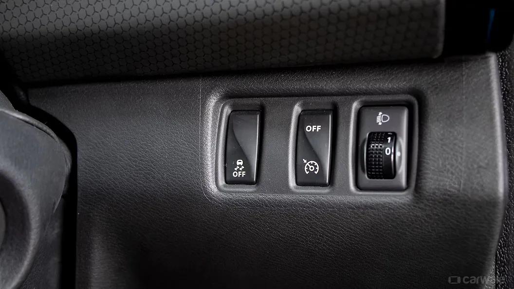 Magnite Dashboard Switches Image, Magnite Photos in India - CarWale