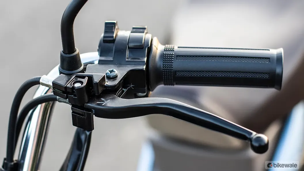 TVS XL 100 Comfort Kill Switch Image – BikeWale