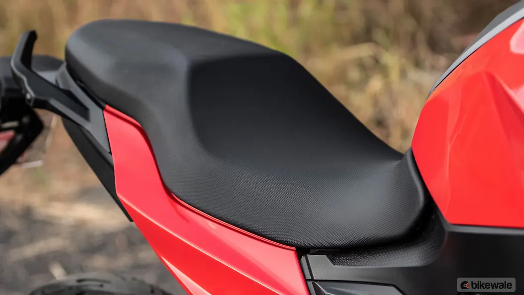 BMW F900XR [2021] Seat Image – BikeWale