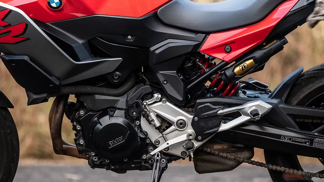 BMW F900XR [2021] Engine From Right Image – BikeWale