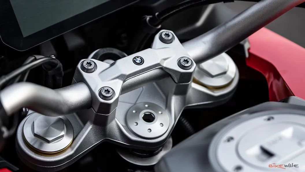 BMW F900XR [2021] Fuel Tank Image – BikeWale