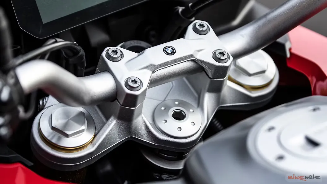 BMW F900XR [2021] Fuel Tank Image – BikeWale