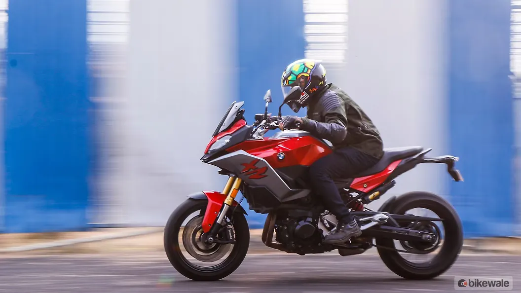 BMW F900XR [2021] Left Side View Image – BikeWale