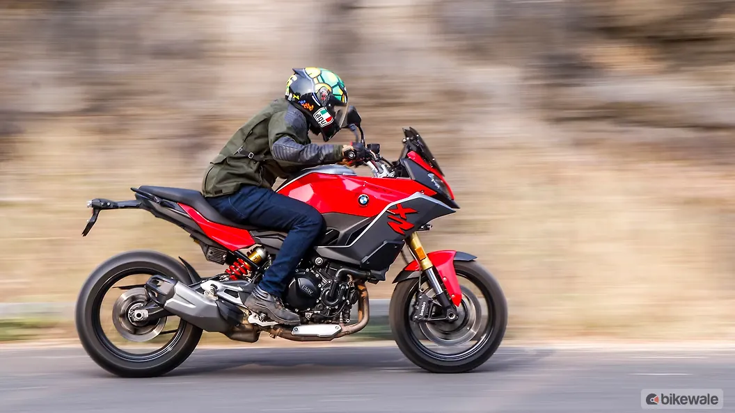 BMW F900XR [2021] Left Side View Image – BikeWale