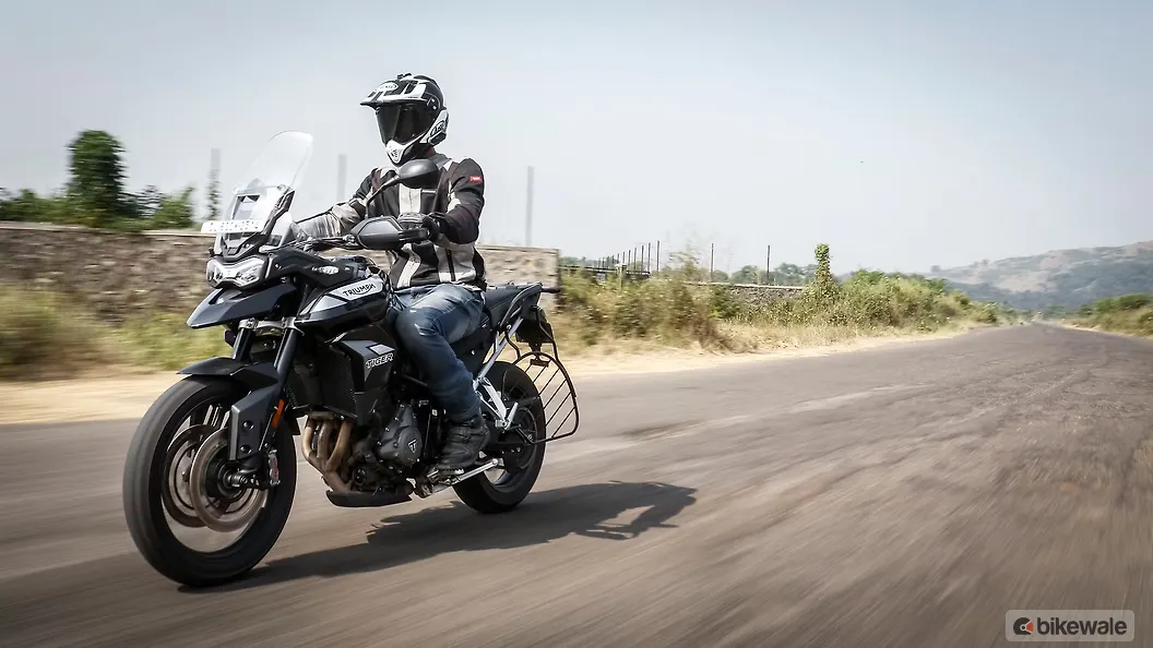 Triumph Tiger 900 [2020-2022] Right Side View Image – BikeWale