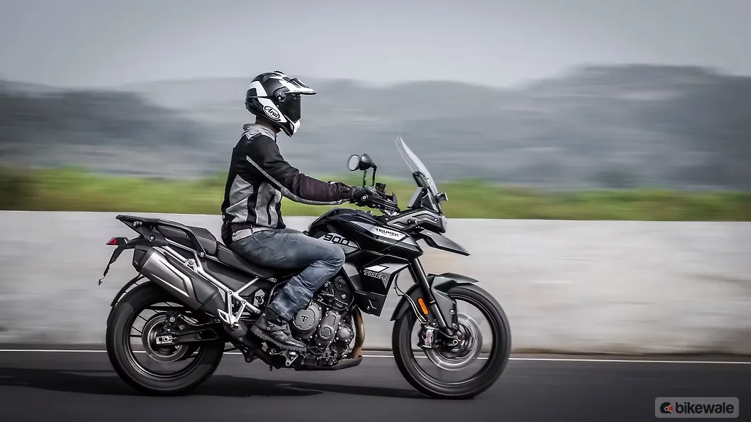 Triumph Tiger 900 [2020-2022] Right Side View Image – BikeWale