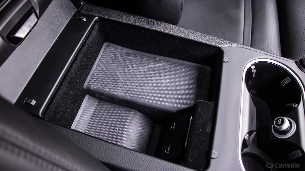 Cayenne Coupe Front Centre Arm Rest Storage Image, Cayenne Coupe Photos ...