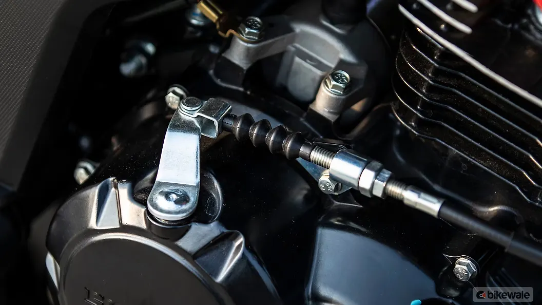 Honda Hornet 2.0 Engine From Right Image – BikeWale