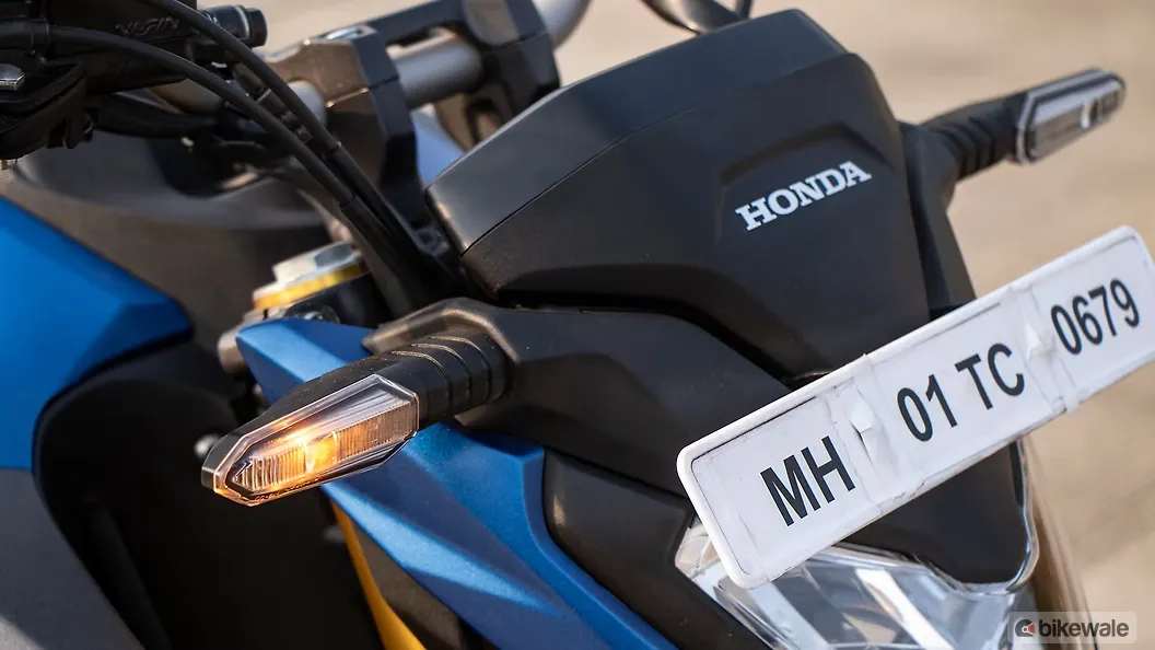 Honda Hornet 2.0 Front Turn Indicators Image – BikeWale