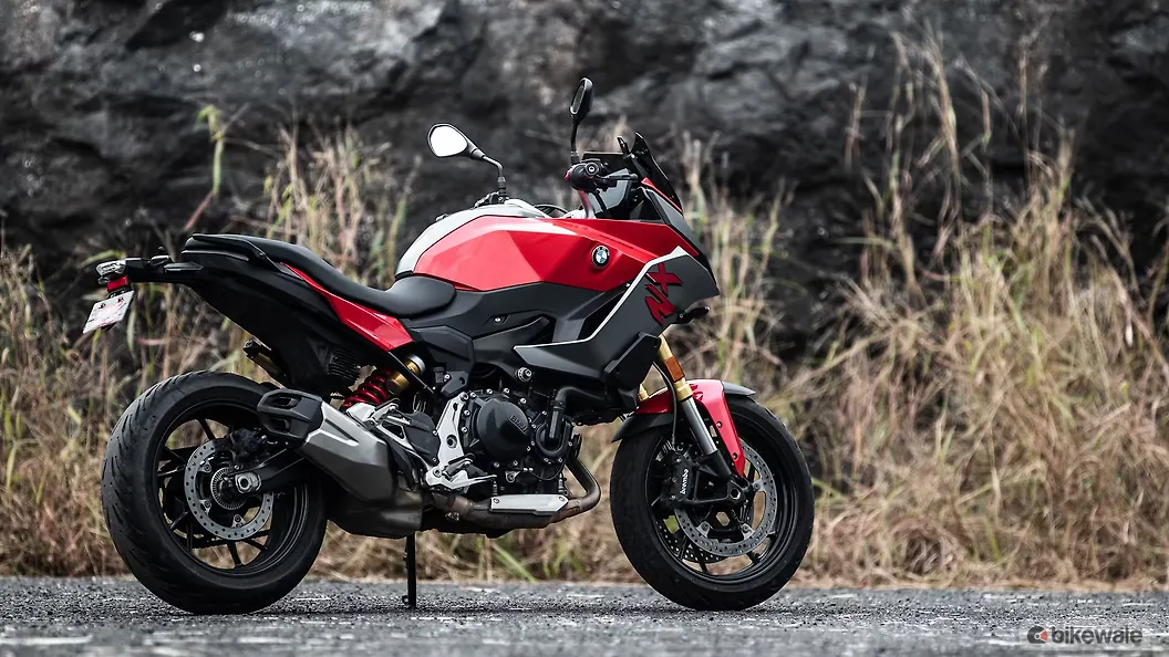 BMW F900XR [2021] Right Rear Three Quarter Image – BikeWale